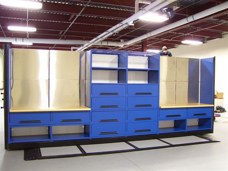 Mobile Aisle Systems | EQUIPTO